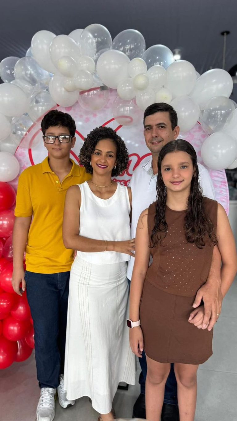Odair Jr e Fernanda Dias posam em momento família! - Jornal da Cidade